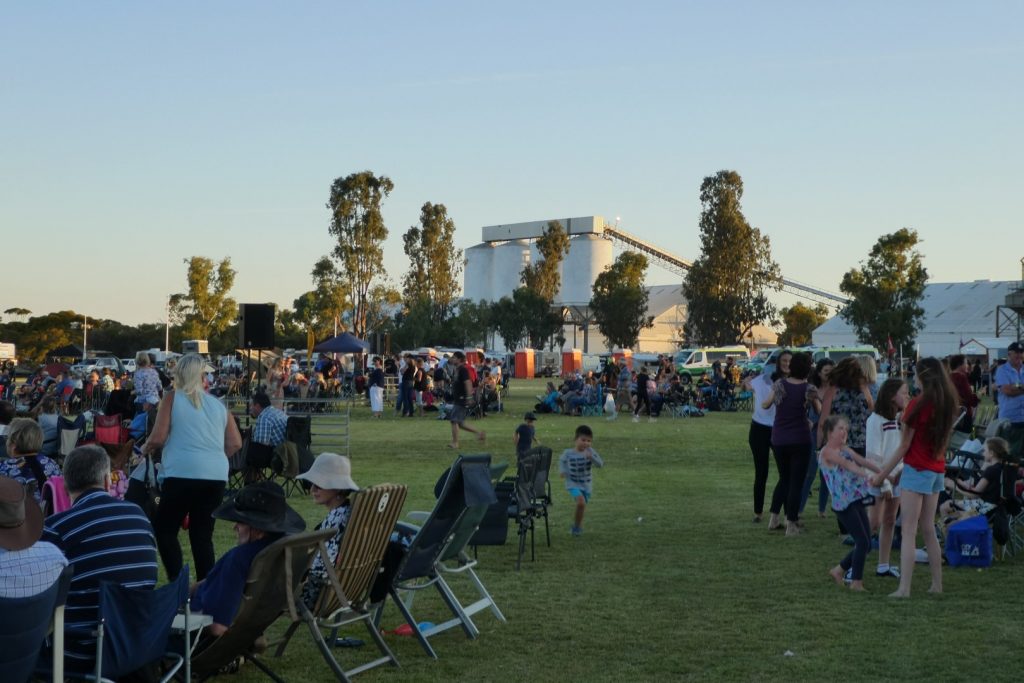 Kalannie Wheatstock W A and Work – Chris & Merelyn's Travels